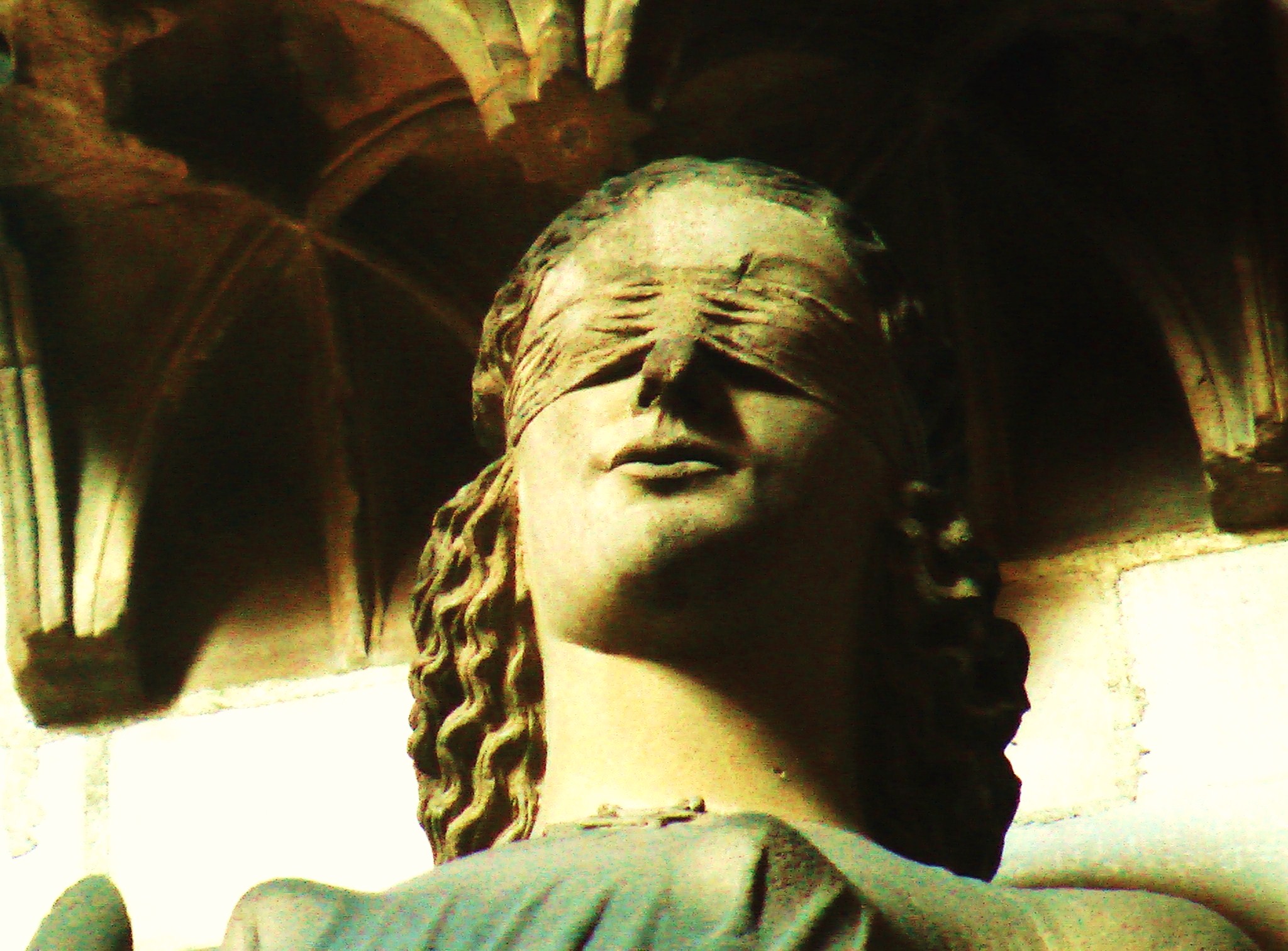 מַעֲשֵׂה אֲבוֹת סִימָן לַבָּנִיםsynagogue-bamberg-cathedral