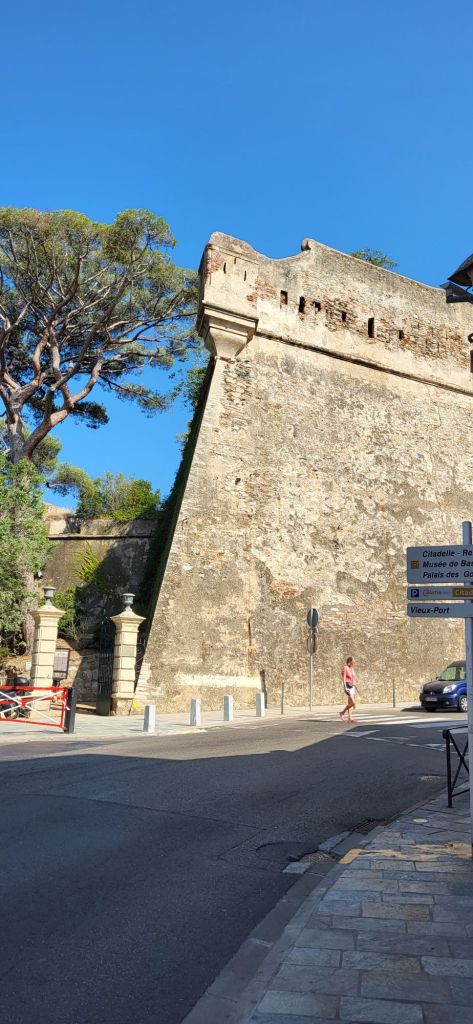 מַעֲשֵׂה אֲבוֹת סִימָן לַבָּנִיםVenez visiter les Sages qui vivent à Bastia